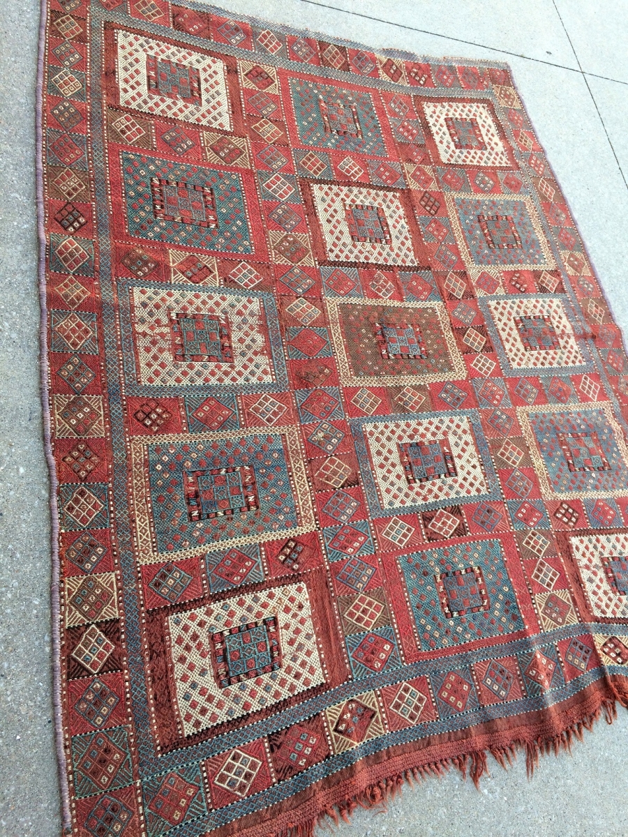 Caucasian Verneh weaving - top macrame fringe folded in the back, see ...